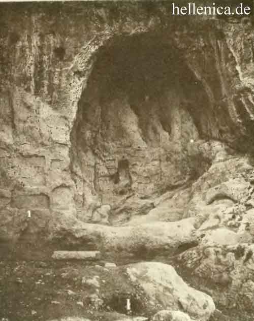 Apollo Cave, Acropolis